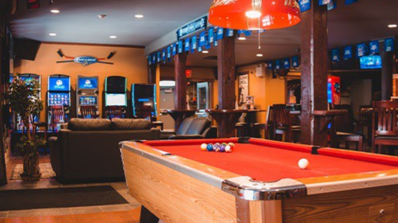 35 Best Bar Games to Keep Customers Coming Back